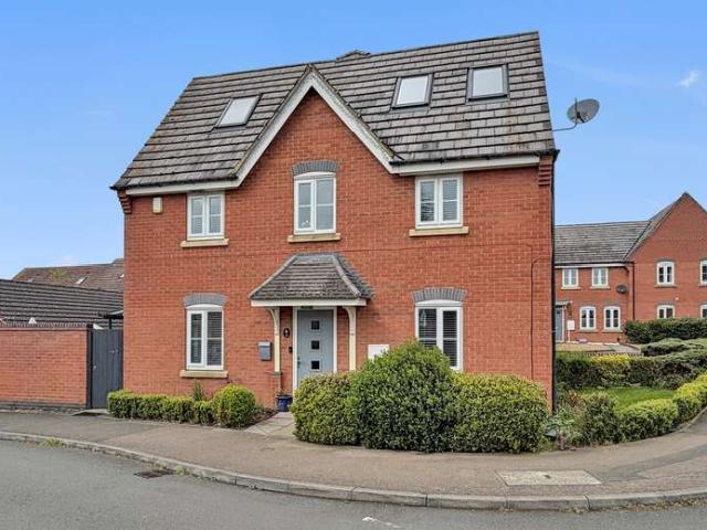 4 Bedroom Semi Detached House
