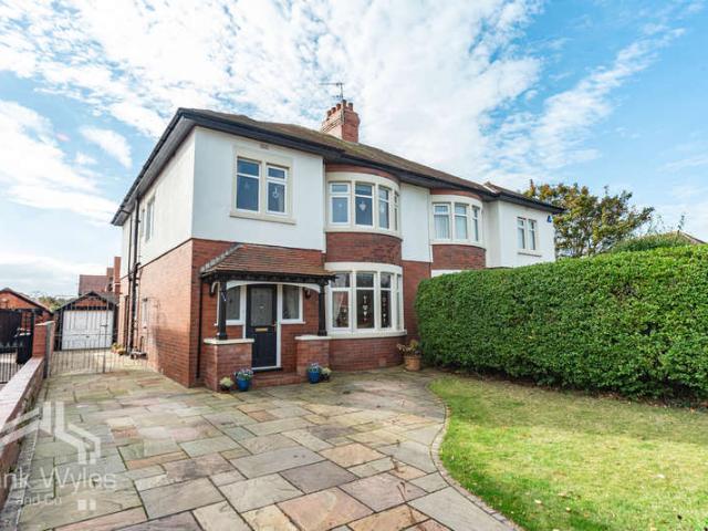 4 Bedroom Semi Detached House