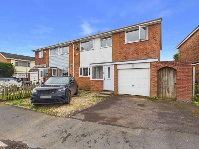 4 Bedroom Semi Detached House
