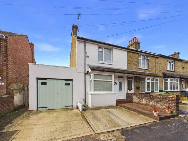 4 Bedroom Semi Detached House