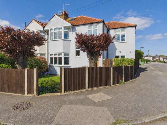 4 Bedroom Semi Detached House
