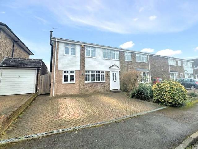 4 Bedroom Semi Detached House