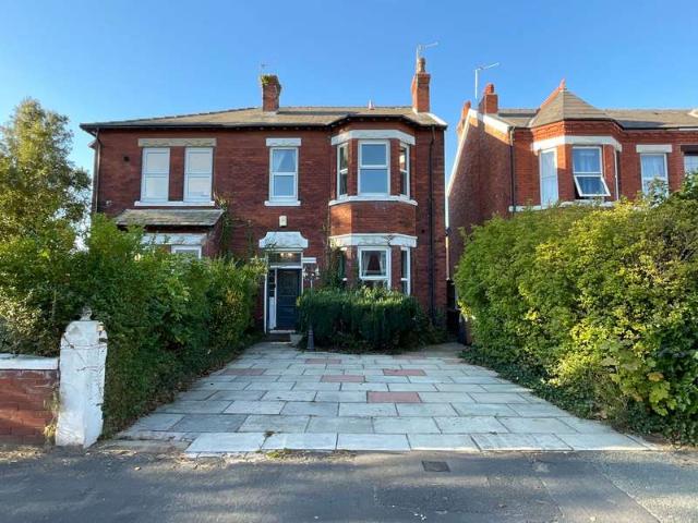 4 Bedroom Semi Detached House