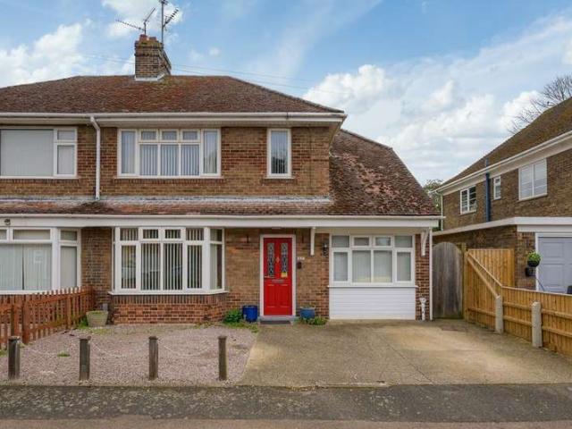 4 Bedroom Semi Detached House