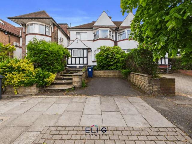 4 Bedroom Semi Detached House