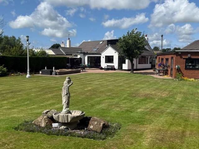 4 Bedroom Semi Detached House