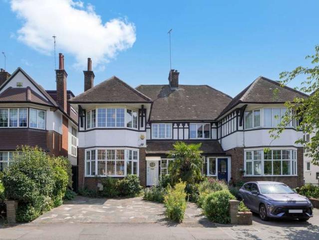 4 Bedroom Semi Detached House