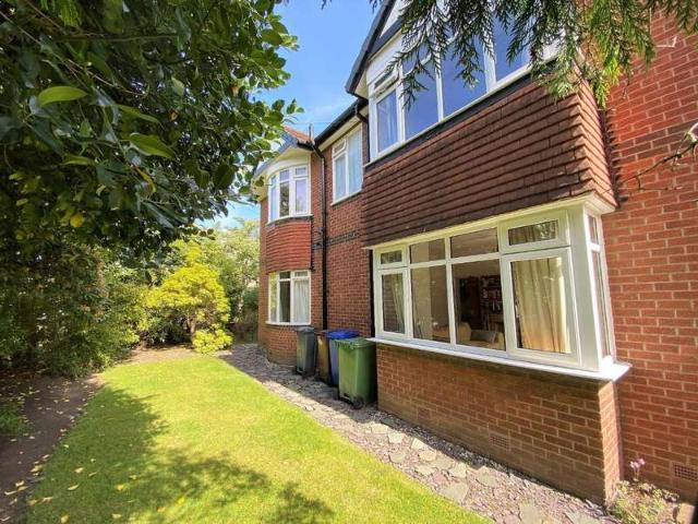 4 Bedroom Semi Detached House
