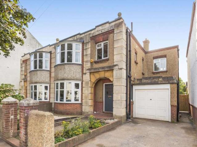 4 Bedroom Semi Detached House