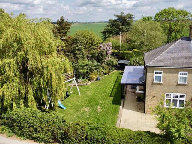 4 Bedroom Semi Detached House