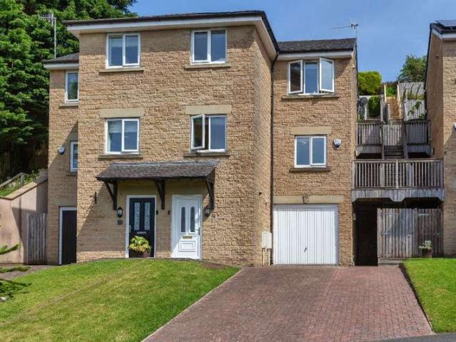 4 Bedroom Semi Detached House