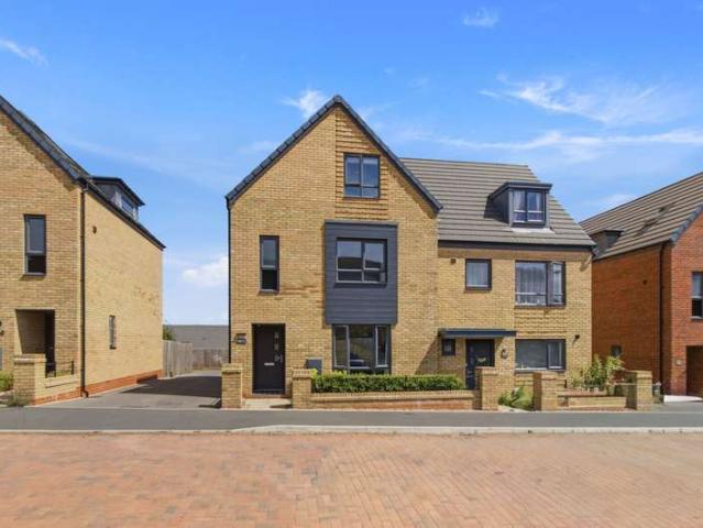 4 Bedroom Semi Detached House