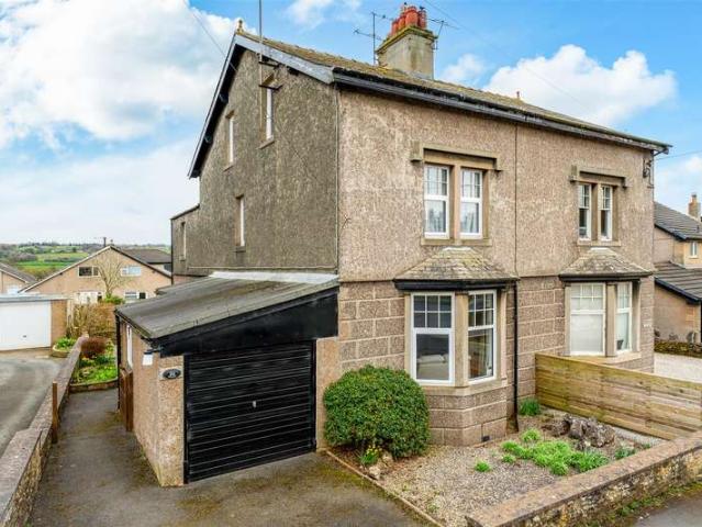 4 Bedroom Semi Detached House