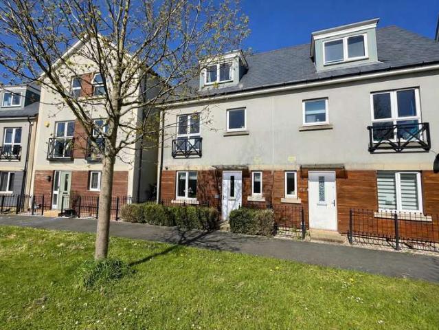 4 Bedroom Semi Detached House