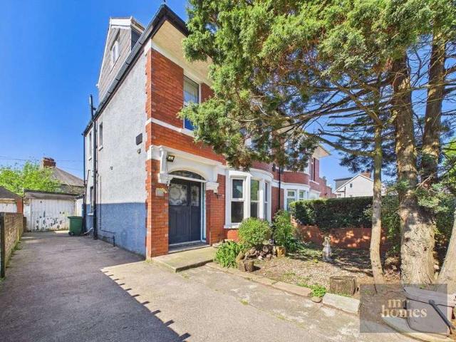 4 Bedroom Semi Detached House