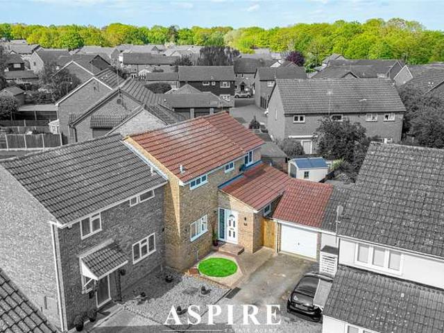 4 Bedroom Semi Detached House