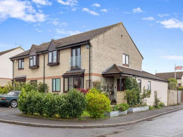 4 Bedroom Semi Detached House