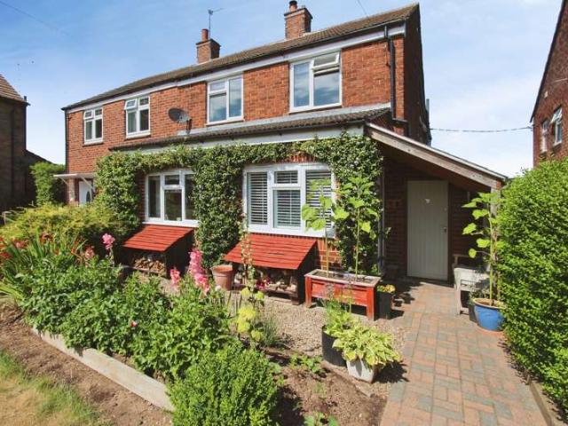 4 Bedroom Semi Detached House