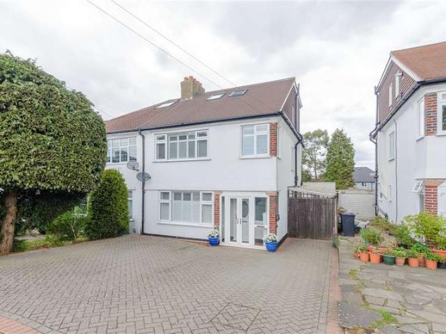 4 Bedroom Semi Detached House