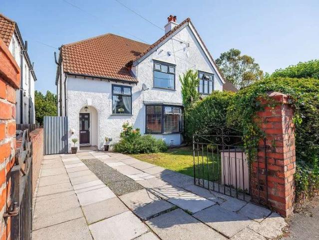 4 Bedroom Semi Detached House