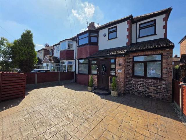 4 Bedroom Semi Detached House