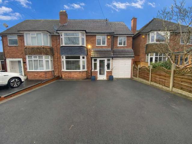 4 Bedroom Semi Detached House