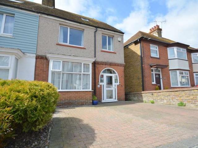 4 Bedroom Semi Detached House