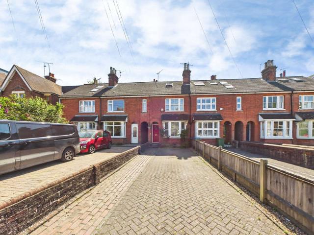 4 Bedroom Semi Detached House