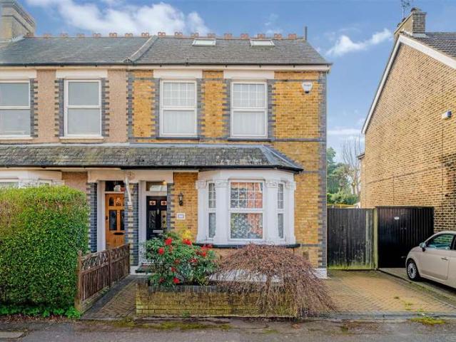 4 Bedroom Semi Detached House
