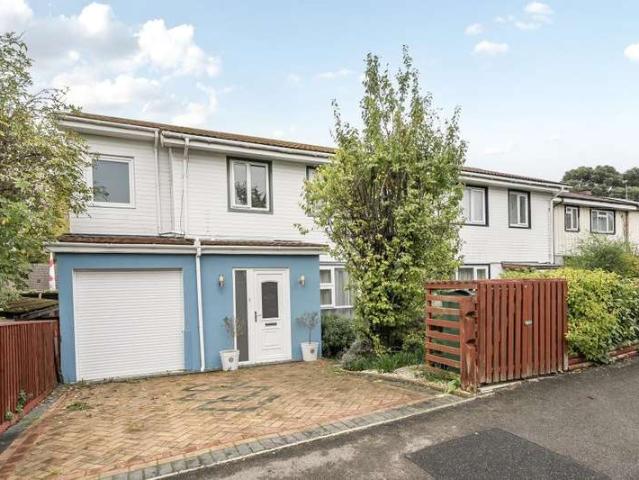 4 Bedroom Semi Detached House