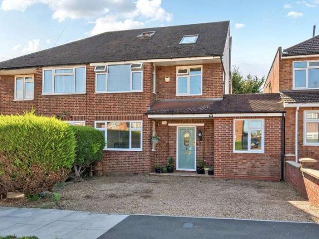 4 Bedroom Semi Detached House