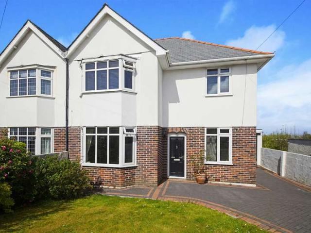 4 Bedroom Semi Detached House