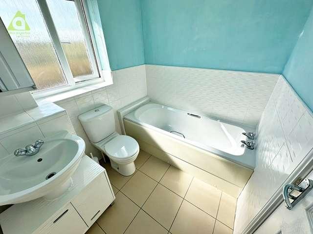 4 Bedroom Semi Detached House