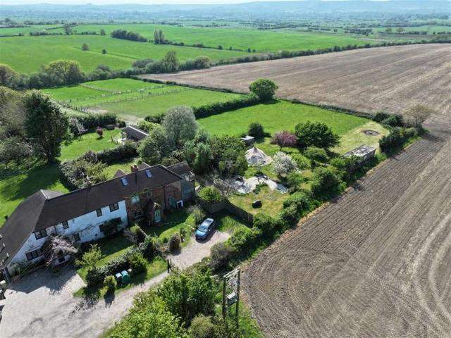 4 Bedroom Semi Detached House