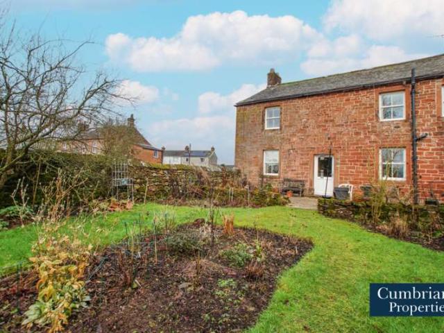 4 Bedroom Semi Detached House