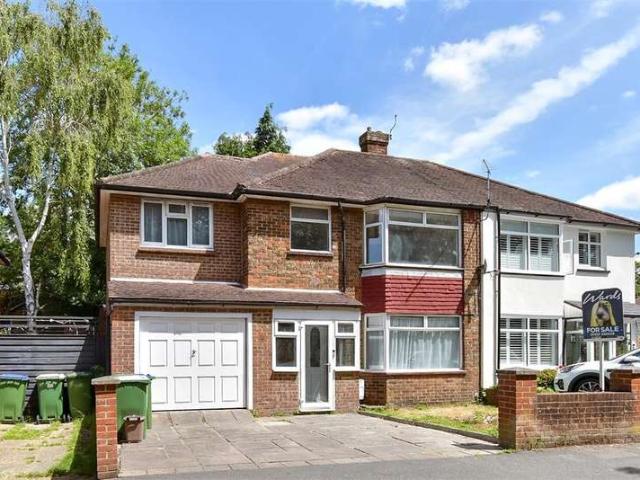 4 Bedroom Semi Detached House