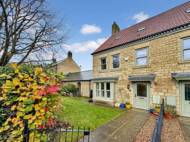 4 Bedroom Semi Detached House
