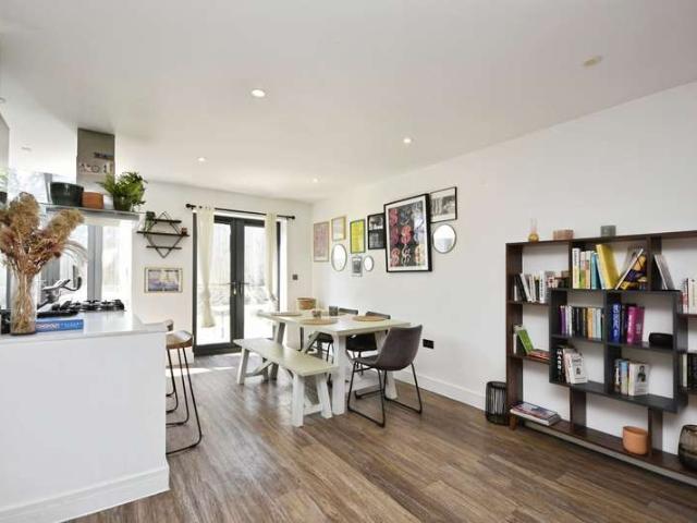 4 Bedroom Semi Detached House