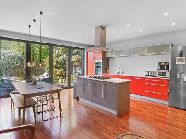 4 Bedroom Semi Detached House