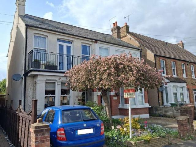 4 Bedroom Semi Detached House