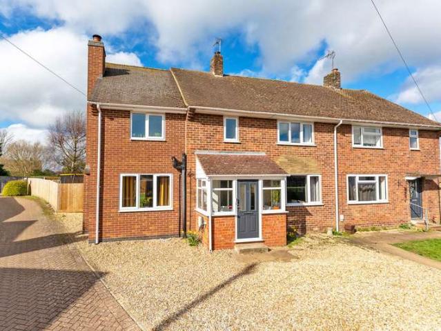 4 Bedroom Semi Detached House