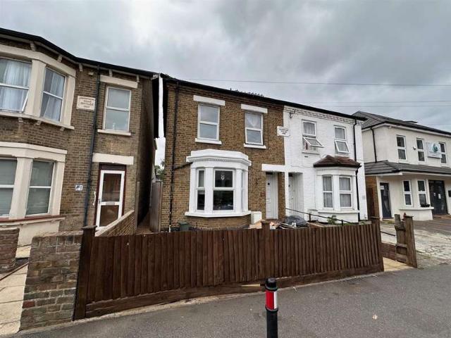 4 Bedroom Semi Detached House