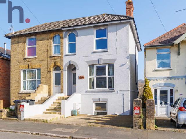 4 Bedroom Semi Detached House