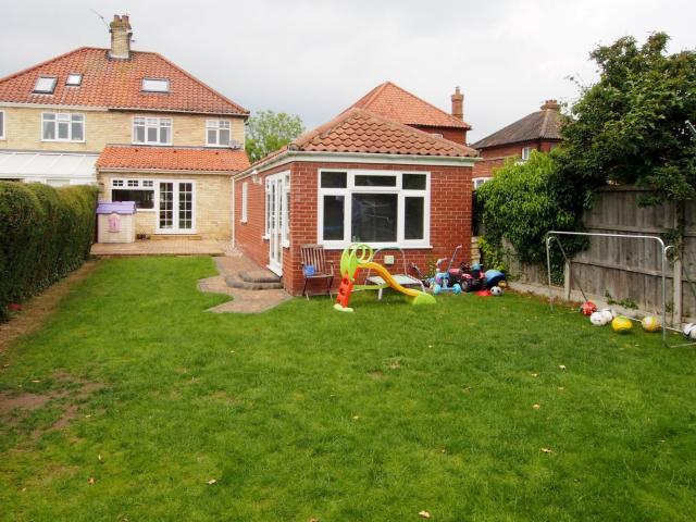 4 Bedroom Semi Detached House