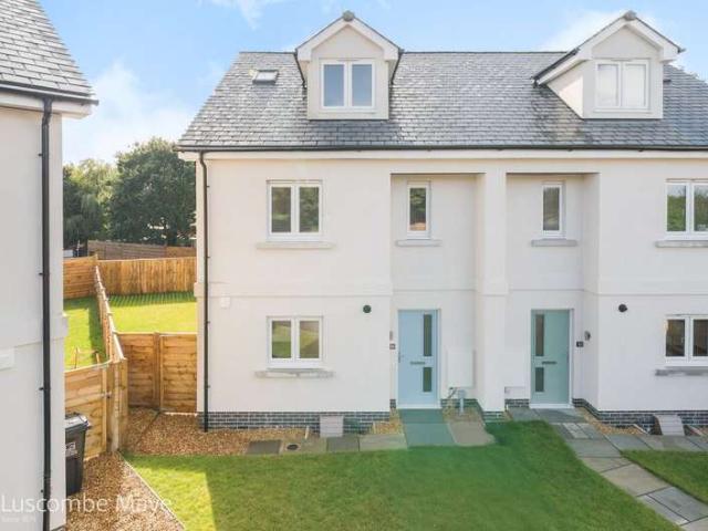 4 Bedroom Semi Detached House