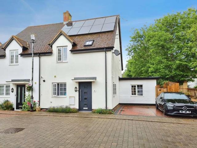 4 Bedroom Semi Detached House