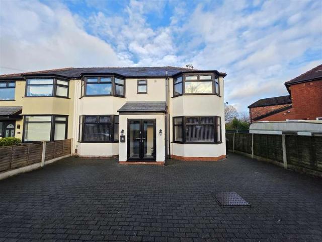 4 Bedroom Semi Detached House