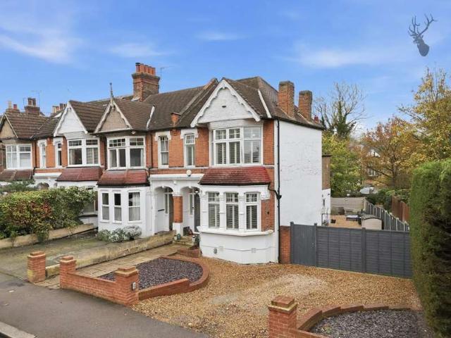 4 Bedroom Semi Detached House
