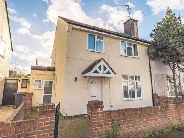 4 Bedroom Semi Detached House