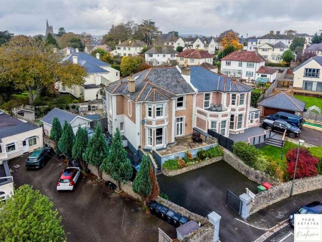 4 Bedroom Semi Detached House